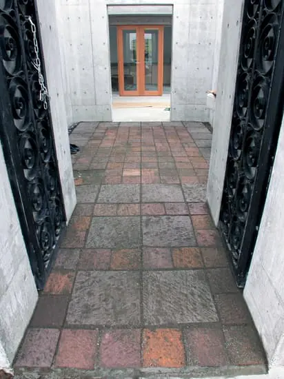 パティオと回廊のある家 - ARTEC